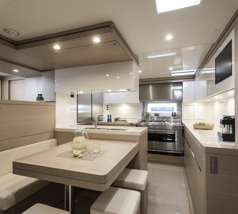 Yacht KIBOKO TRES, Southern Wind | CHARTERWORLD Luxury Superyacht Charters